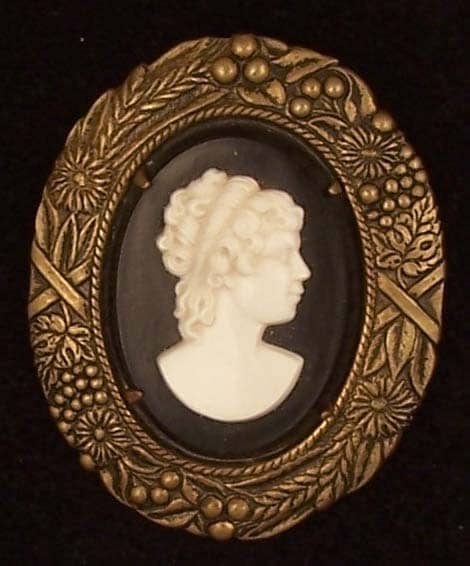 Elegant Picture Hangers and Paraphernalia - Cameo Collection